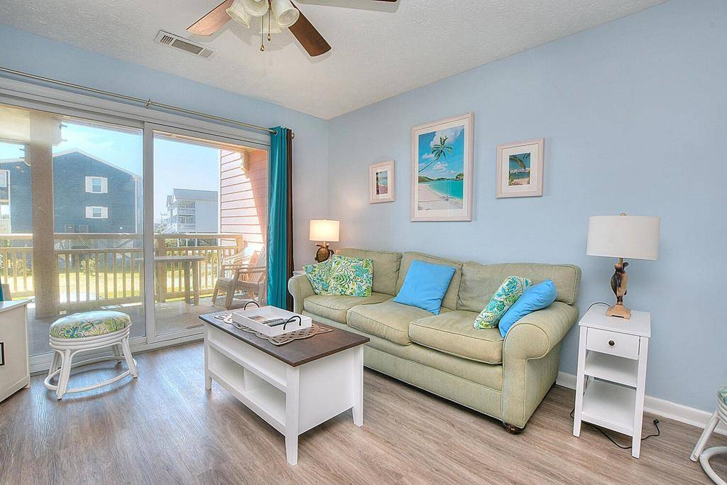 Condo ∙ 3 Bedrooms ∙ 6 Guests - Oak Island, NC