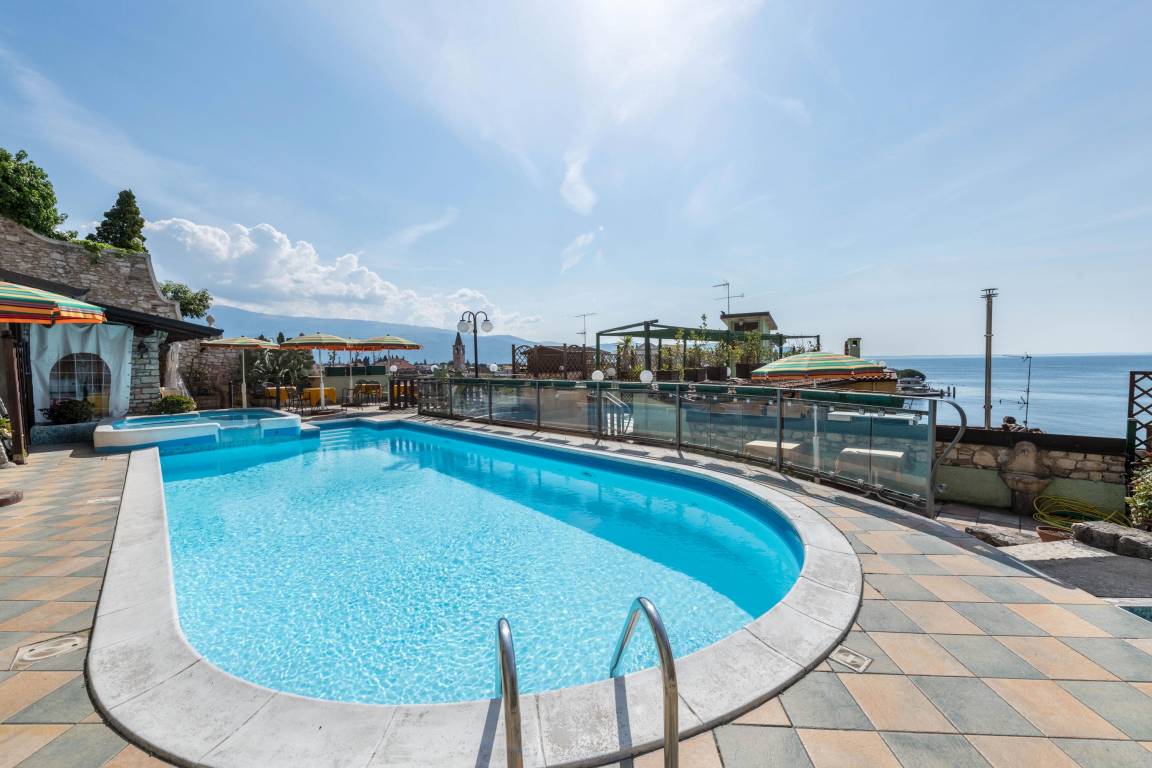 45 M² Aparthotel ∙ 1 Bedroom ∙ 4 Guests - Lake Garda