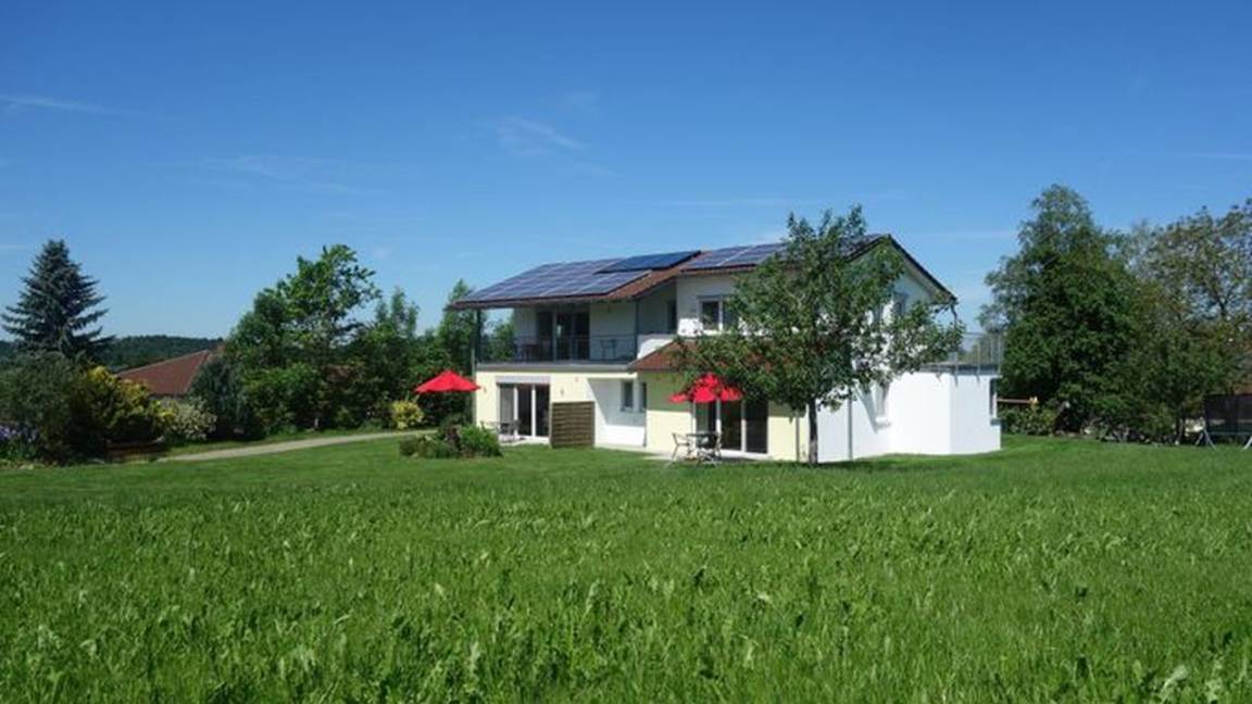 50 M² Ferienwohnung ∙ 2 Schlafzimmer ∙ 4 Gäste - Wolfegg