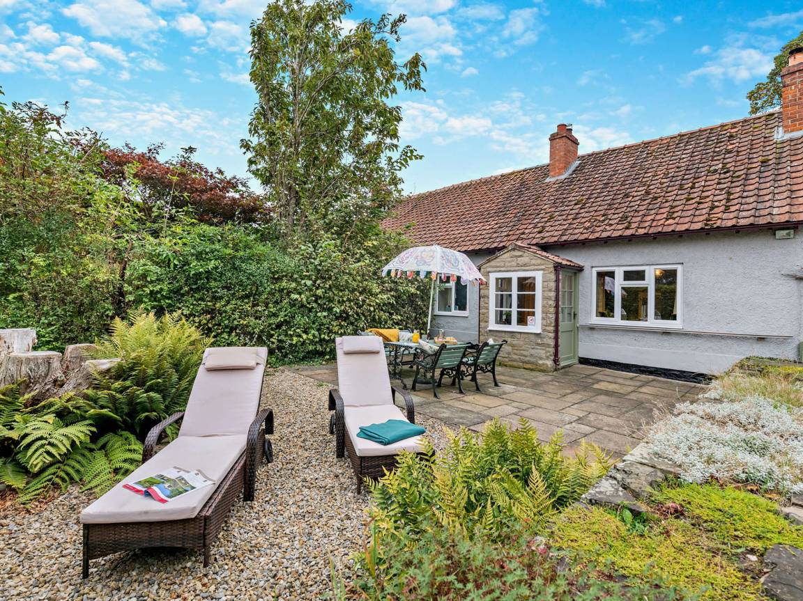 Cottage ∙ 2 Bedrooms ∙ 4 Guests - Darlington