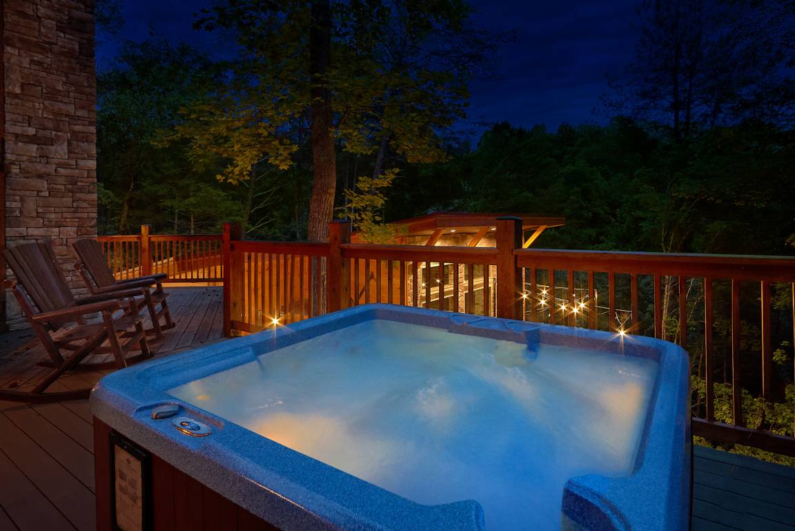 390 M² House ∙ 4 Bedrooms ∙ 18 Guests - Gatlinburg, TN