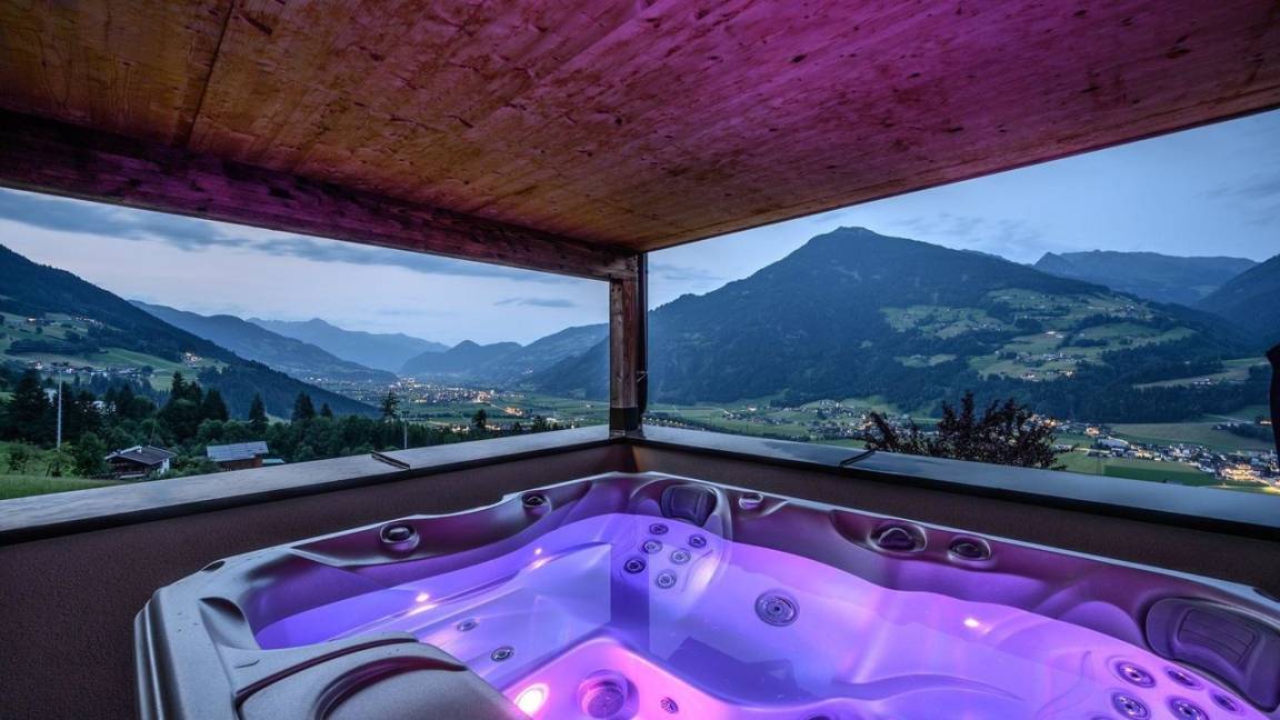 125 M² Ferienwohnung ∙ 3 Schlafzimmer ∙ 9 Gäste - Zillertal