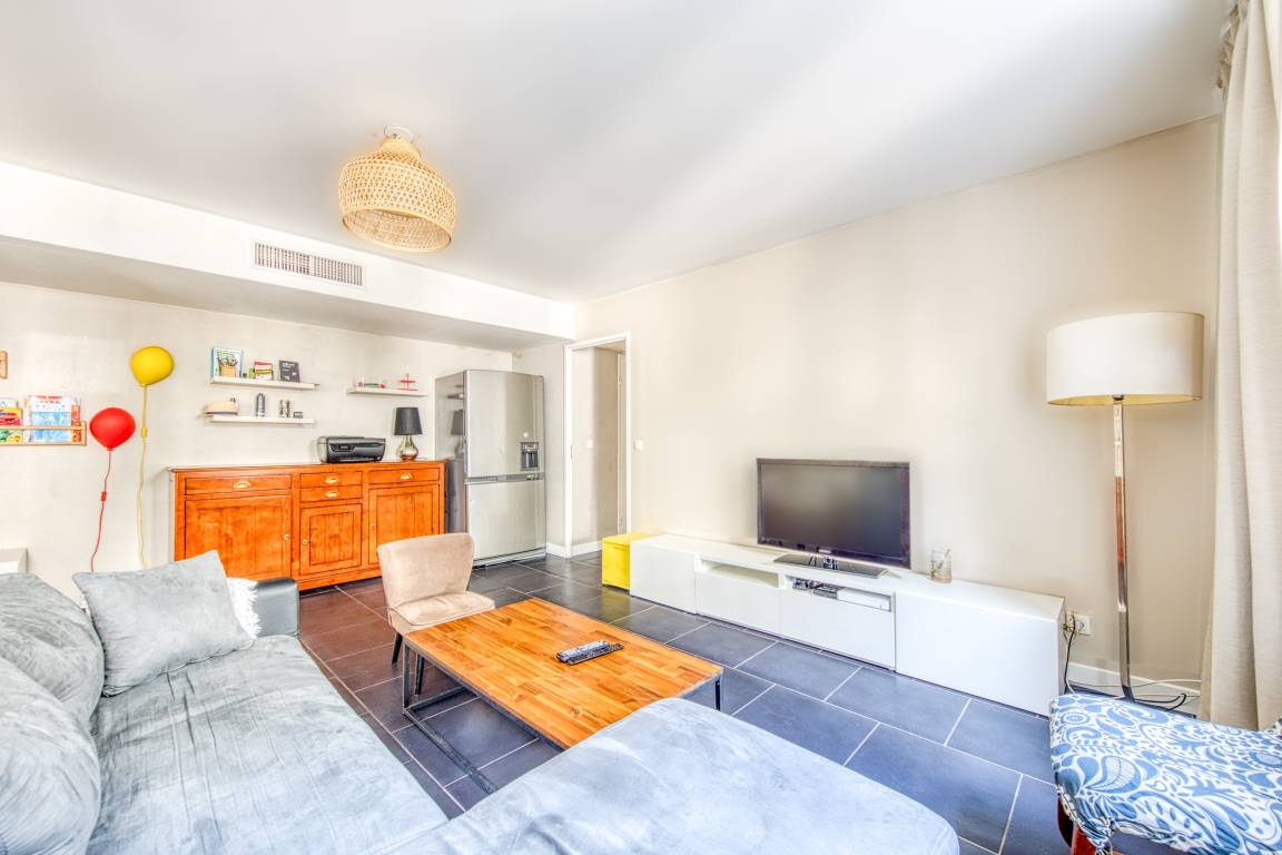 70 M² Apartamento ∙ 2 Habitaciones ∙ 4 Huéspedes - Burdeos