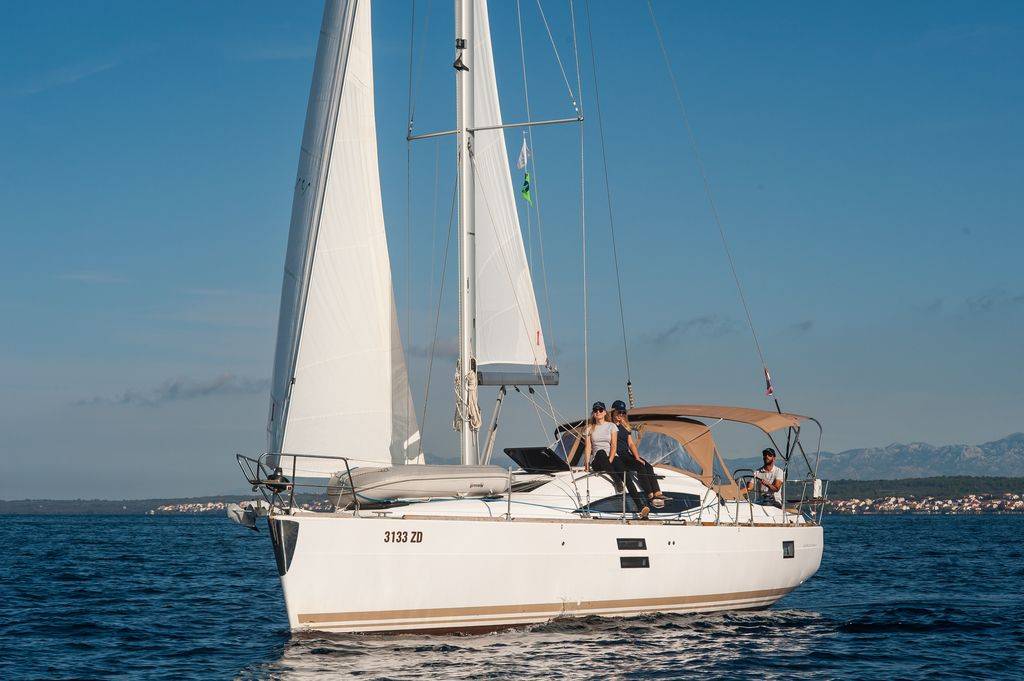 12 M² Houseboat ∙ 2 Bedrooms ∙ 4 Guests - Croatia