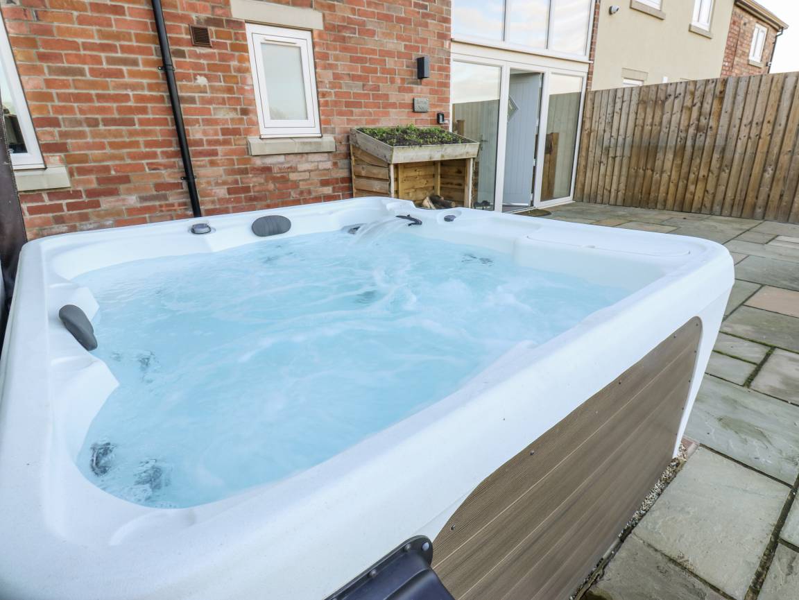 Cottage ∙ 3 Bedrooms ∙ 6 Guests - Wakefield