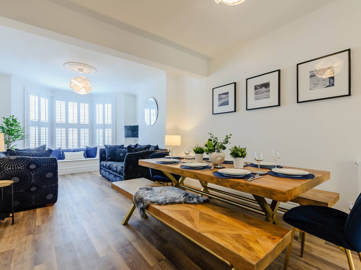 Cottage ∙ 4 Bedrooms ∙ 8 Guests - Margate