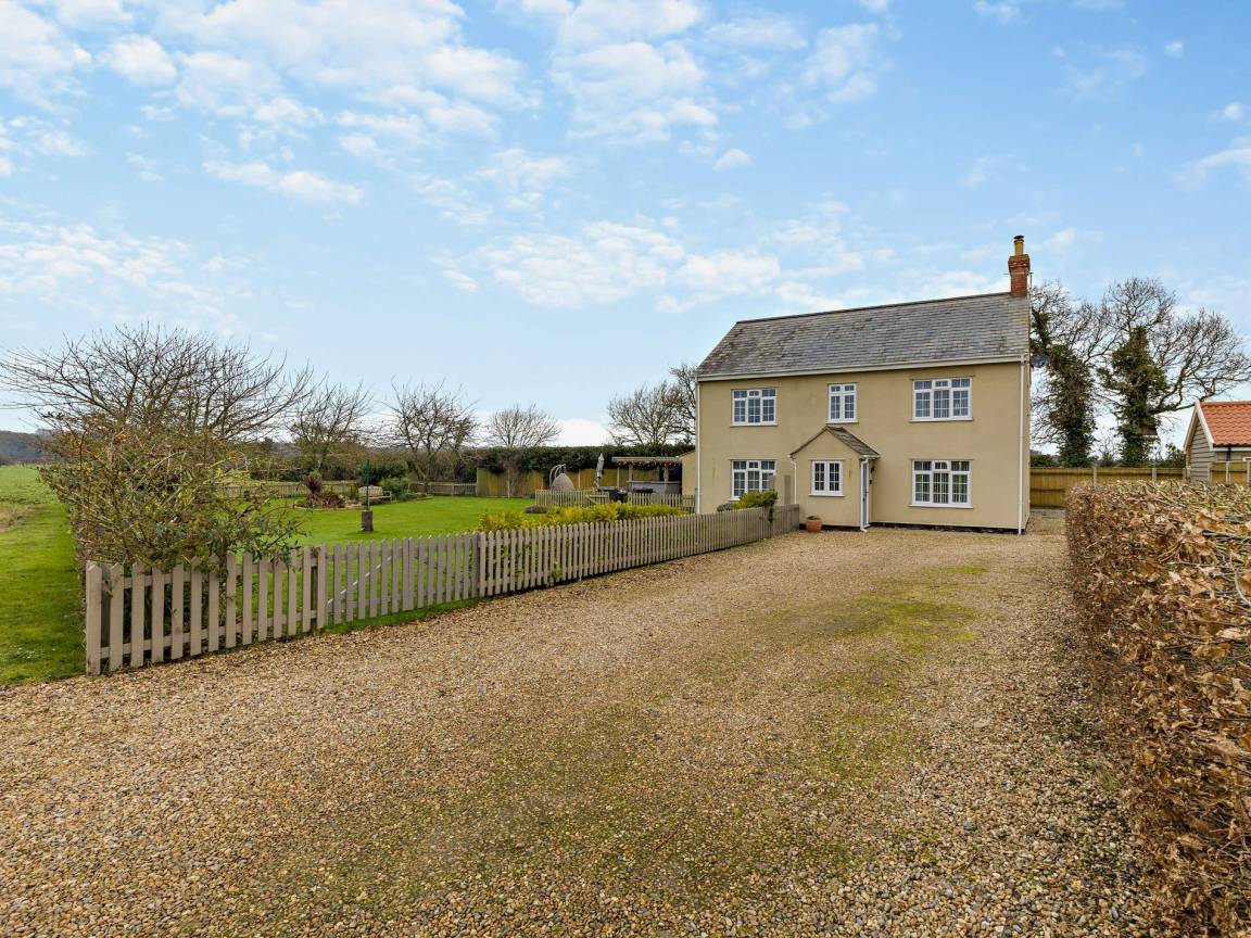 Cottage ∙ 3 Bedrooms ∙ 6 Guests - Hemsby