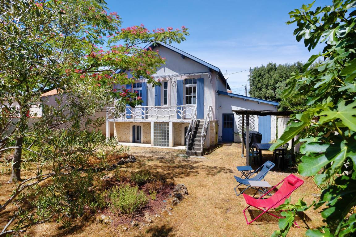 100 M² House ∙ 4 Bedrooms ∙ 10 Guests - Fouras