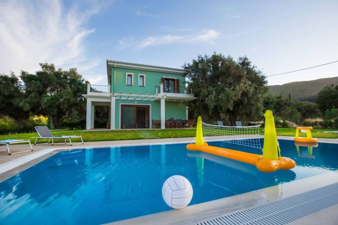 100 M² Villa ∙ 3 Bedrooms ∙ 8 Guests - Лефкас