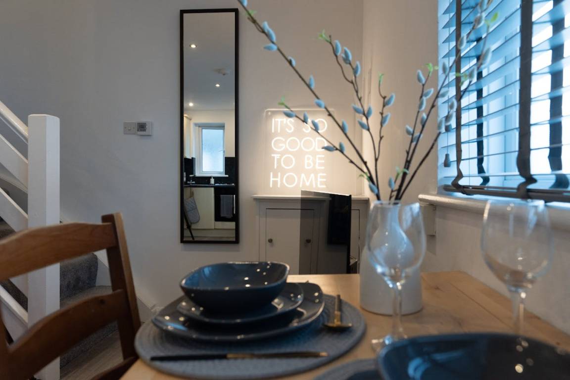 55 M² House ∙ 1 Bedroom ∙ 4 Guests - Hampshire