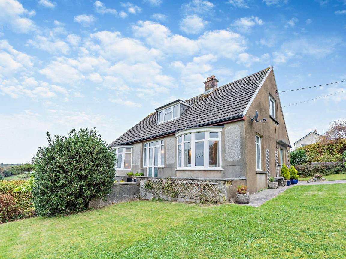 Cottage ∙ 4 Bedrooms ∙ 8 Guests - Saundersfoot