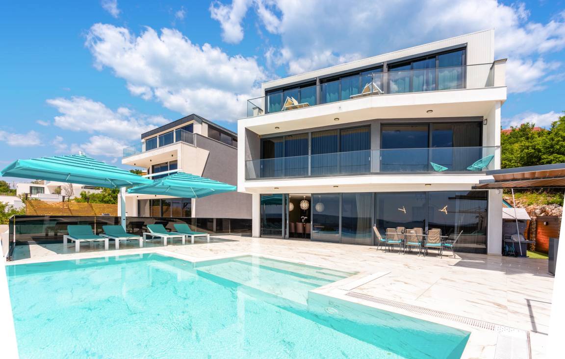 300 M² Ferienhaus ∙ 4 Schlafzimmer ∙ 8 Gäste - Crikvenica