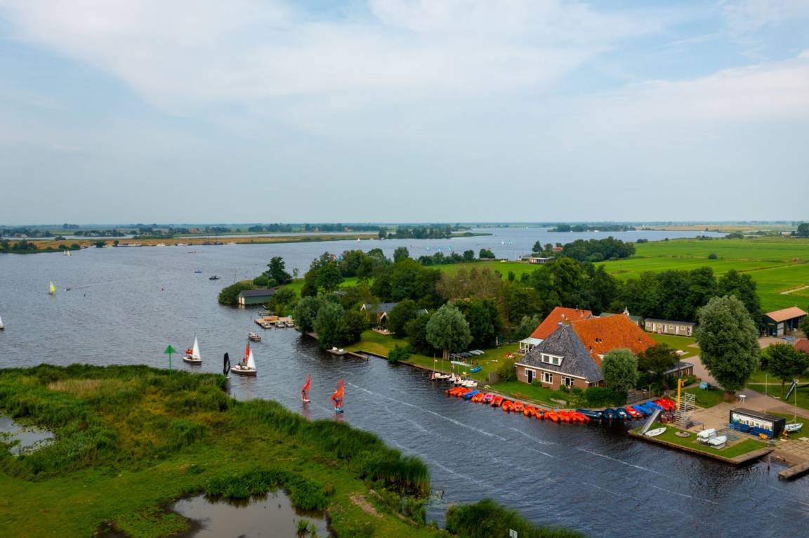 Huis ∙ 1 Slaapkamer ∙ 80 Gasten - Heerenveen
