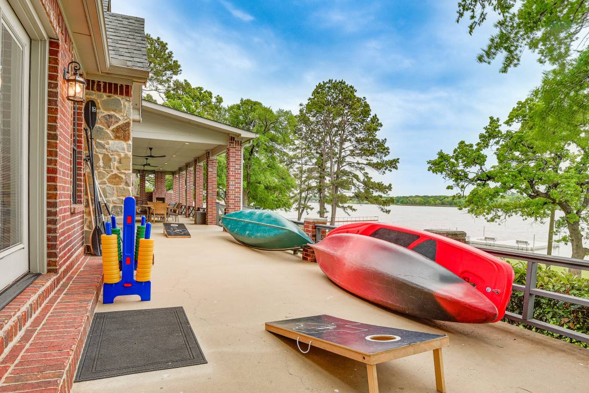 318 M² House ∙ 4 Bedrooms ∙ 14 Guests - Joshua, TX
