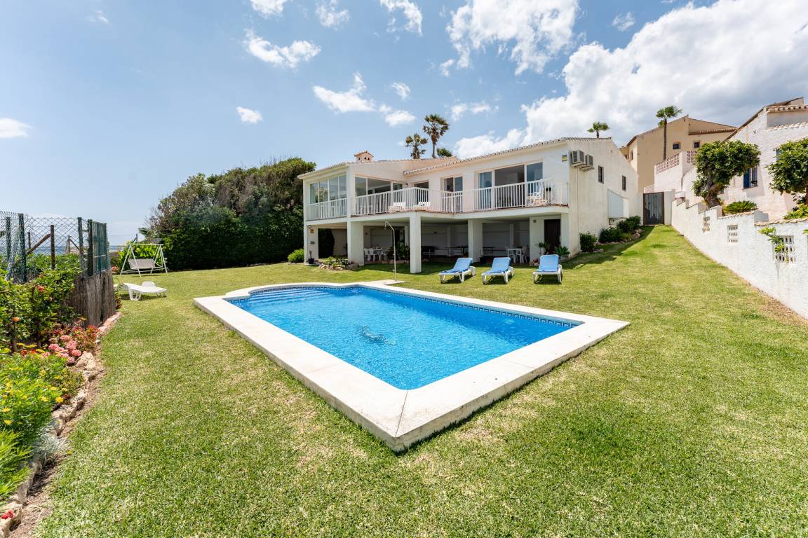 239 M² Villa ∙ 4 Makuuhuonetta ∙ 8 Vierasta - Sitio de Calahonda