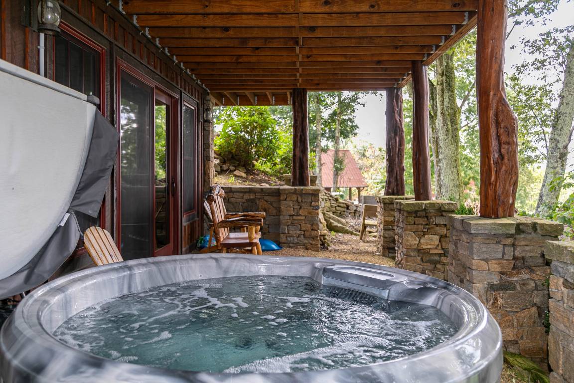 House ∙ 3 Bedrooms ∙ 8 Guests - Beech Mountain, NC