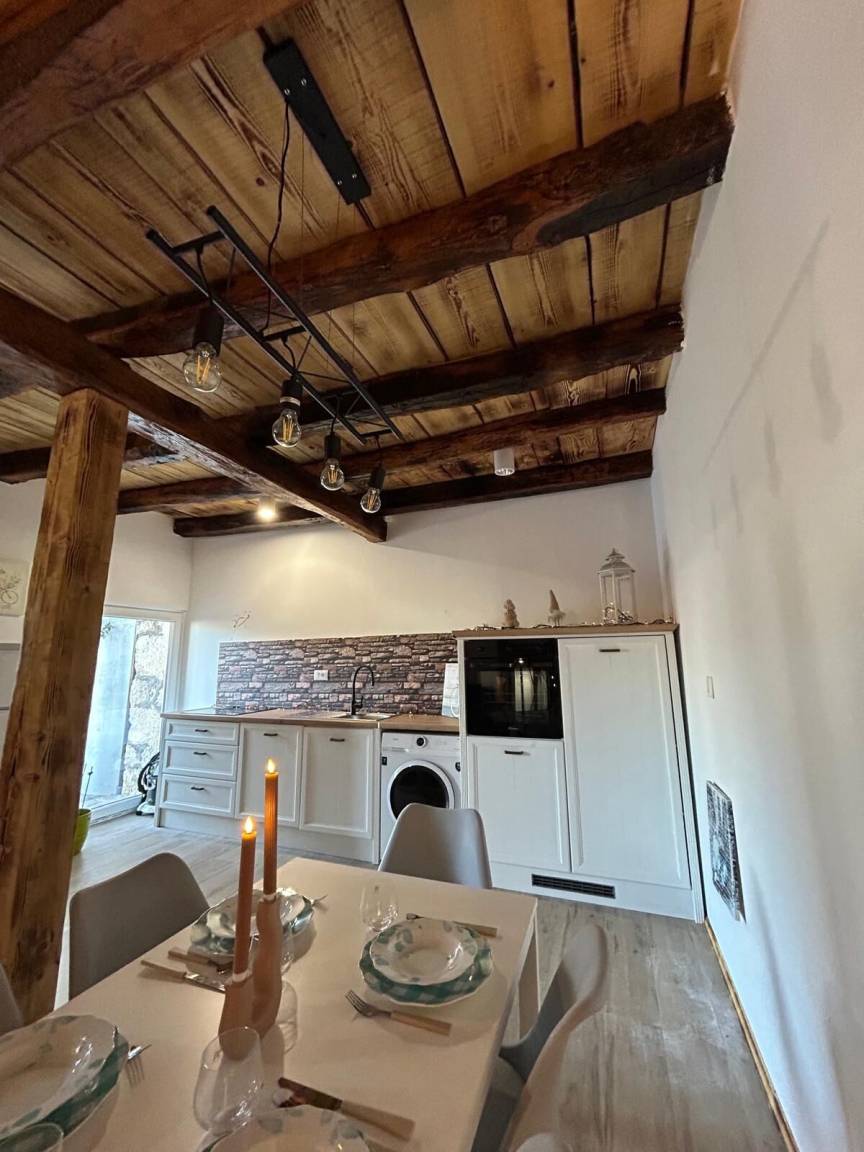 90 M² House ∙ 2 Bedrooms ∙ 5 Guests - Rijeka