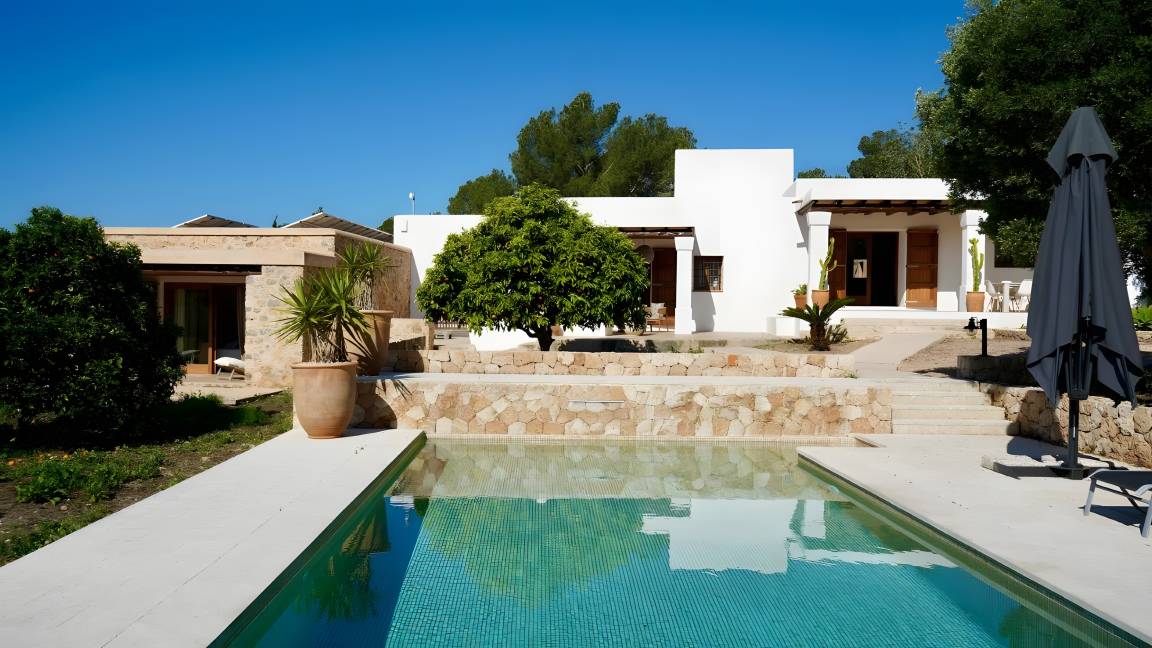 500 M² Villa ∙ 5 Bedrooms ∙ 10 Guests - Ibiza