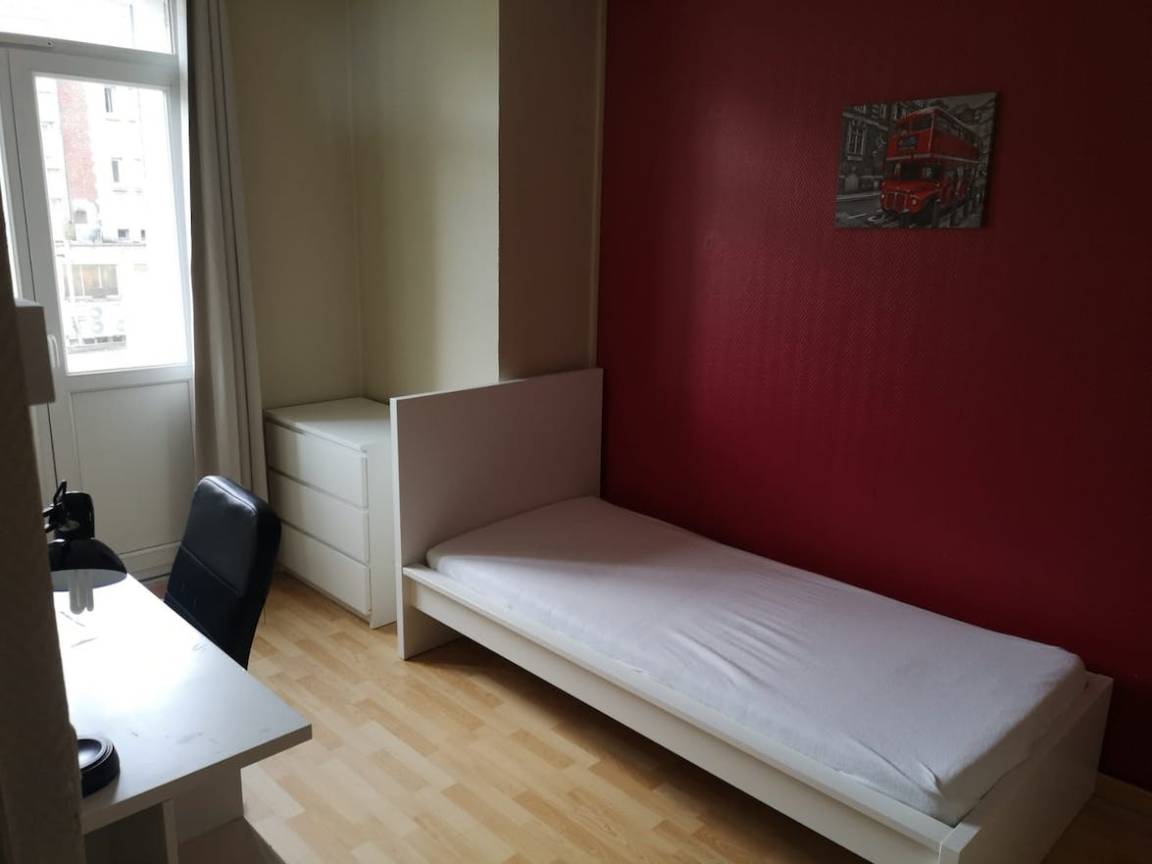 78 M² Chambre Privée ∙ 1 Chambre ∙ 2 Personnes - Compiègne