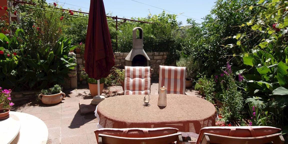 65 M² Ferienwohnung ∙ 2 Schlafzimmer ∙ 4 Gäste - Nerezine