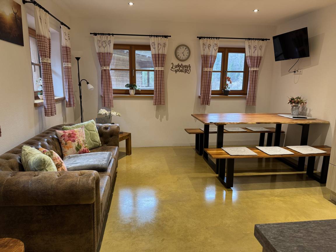 80 M² Ferienwohnung ∙ 2 Schlafzimmer ∙ 5 Gäste - Kiefersfelden