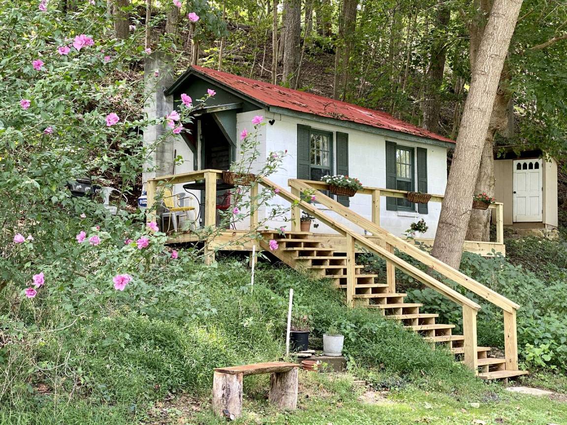 House ∙ 1 Bedroom ∙ 2 Guests - Shepherdstown, WV