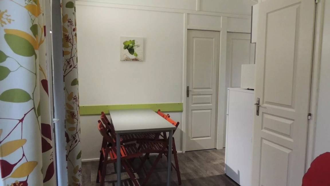 27 M² Chalet ∙ 2 Slaapkamers ∙ 4 Gasten - Sommières