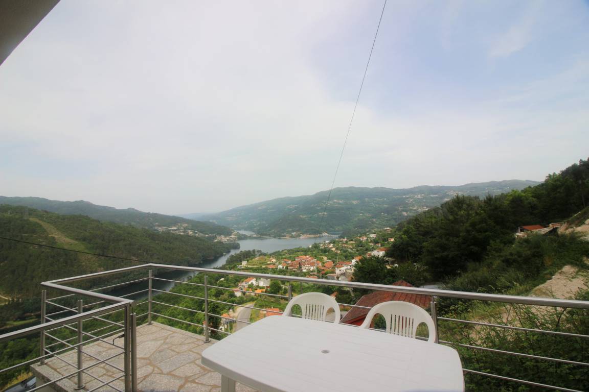 110 M² Cottage ∙ 2 Bedrooms ∙ 6 Guests - Portugal