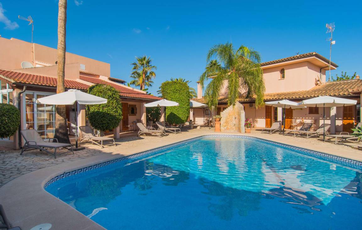 220 M² Ferienhaus ∙ 5 Schlafzimmer ∙ 9 Gäste - Sa Coma