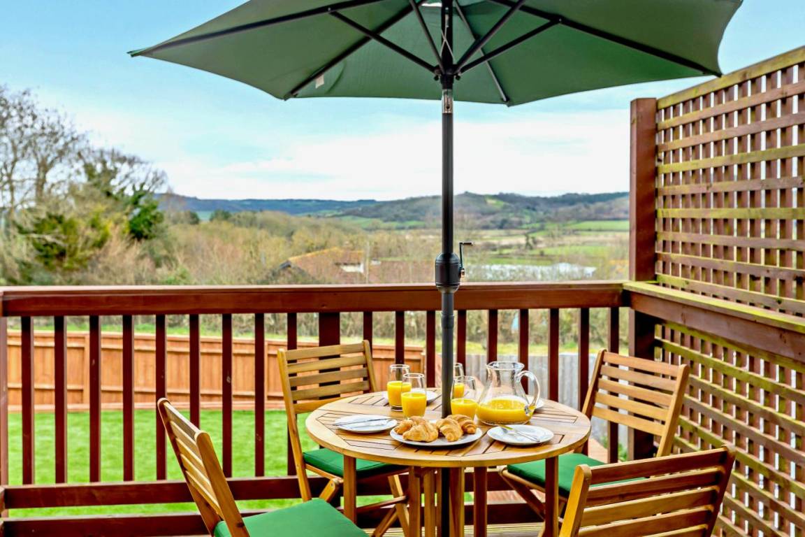 Cottage ∙ 4 Bedrooms ∙ 6 Guests - Beer