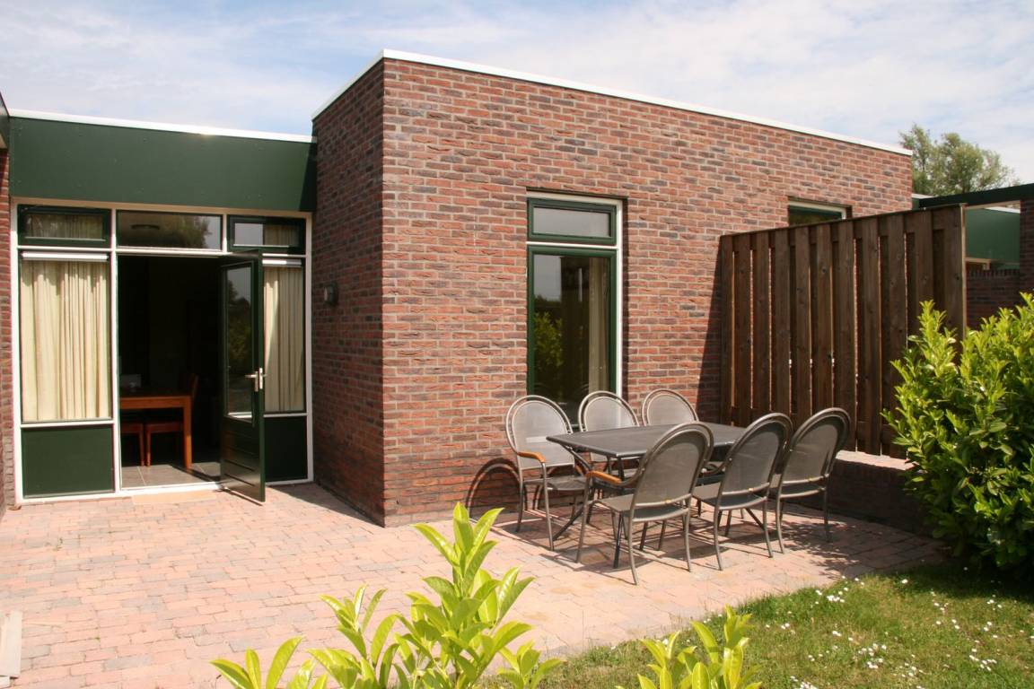 100 M² Bungalow ∙ 6 Slaapkamers ∙ 12 Gasten - Deventer