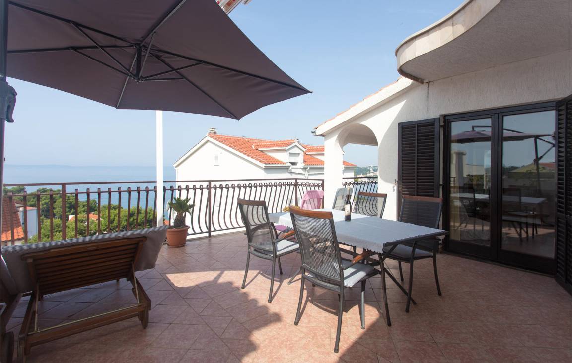 60 M² Ferienwohnung ∙ 2 Schlafzimmer ∙ 6 Gäste - Podstrana