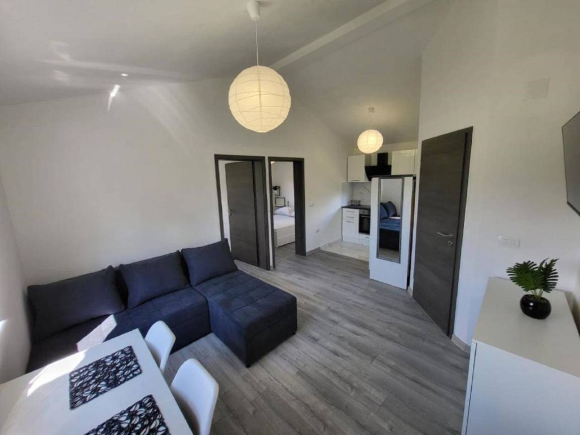 65 M² Apartment ∙ 2 Bedrooms ∙ 5 Guests - Sukošan