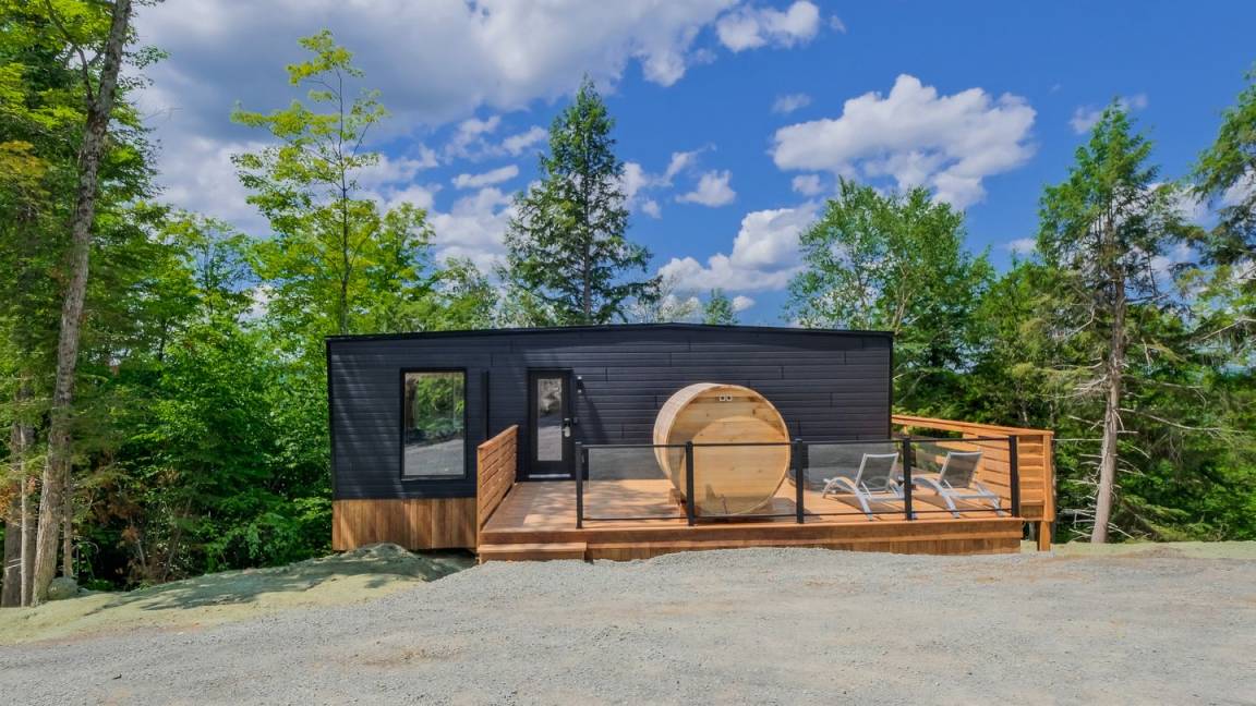 Leirintä ∙ 1 Makuuhuone ∙ 2 Vierasta - Quebec