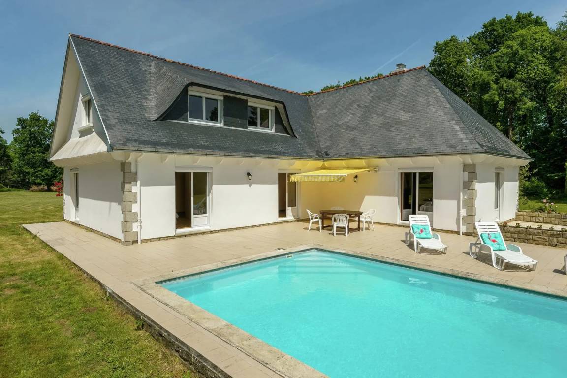 240 M² Villa ∙ 5 Chambres ∙ 12 Personnes - Concarneau