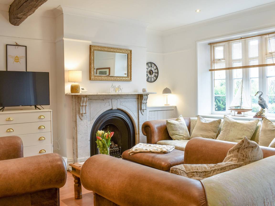 Cottage ∙ 2 Bedrooms ∙ 5 Guests - Lytham St Annes