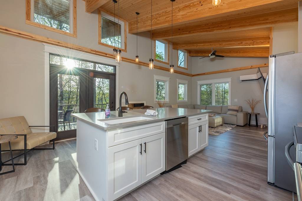 House ∙ 3 Bedrooms ∙ 6 Guests - Chimney Rock, NC