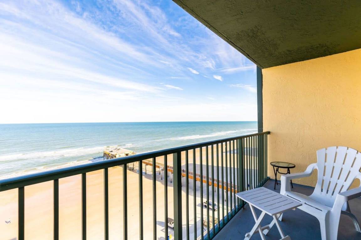 Apartment ∙ 1 Bedroom ∙ 4 Guests - Daytona Beach Shores, FL
