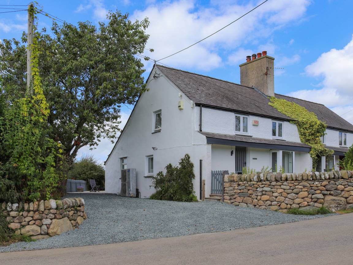 Cottage ∙ 3 Bedrooms ∙ 5 Guests - Bangor