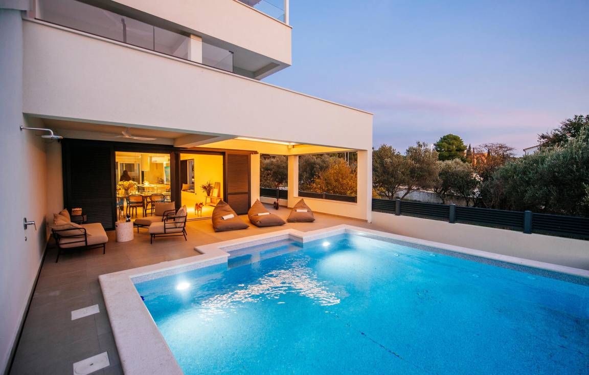 250 M² Ferienhaus ∙ 4 Schlafzimmer ∙ 8 Gäste - Biograd na Moru