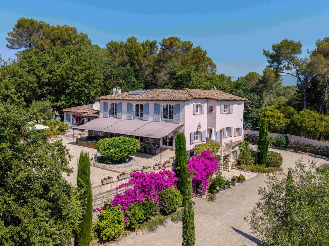 440 M² Villa ∙ 6 Bedrooms ∙ 12 Guests - Valbonne
