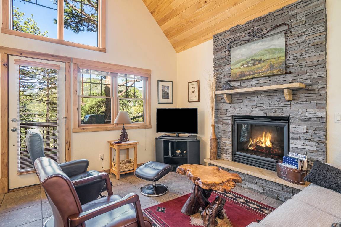 112 M² Condo ∙ 2 Bedrooms ∙ 6 Guests - Estes Park, CO