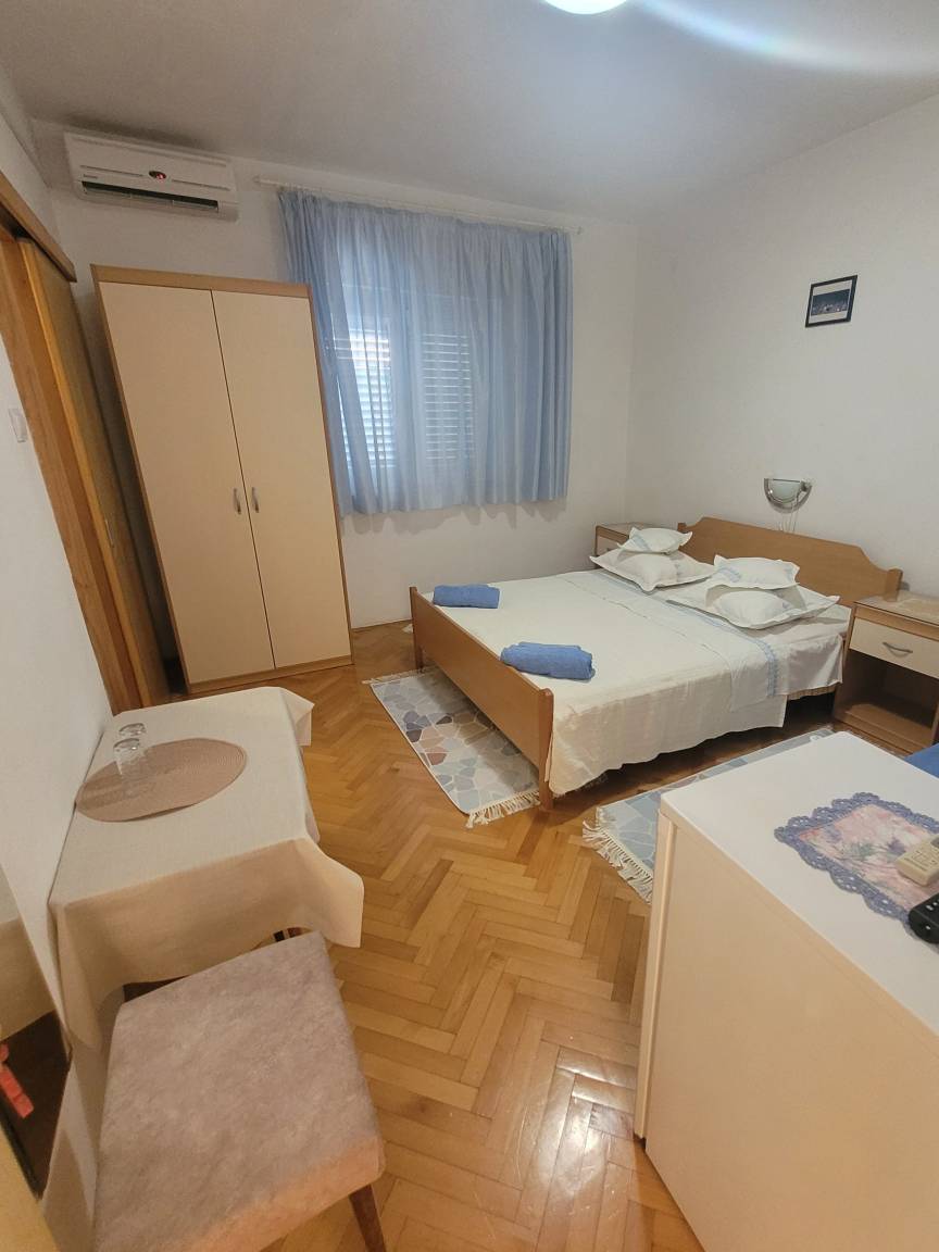 22 M² Ferienhaus ∙ 1 Schlafzimmer ∙ 2 Gäste - Brela