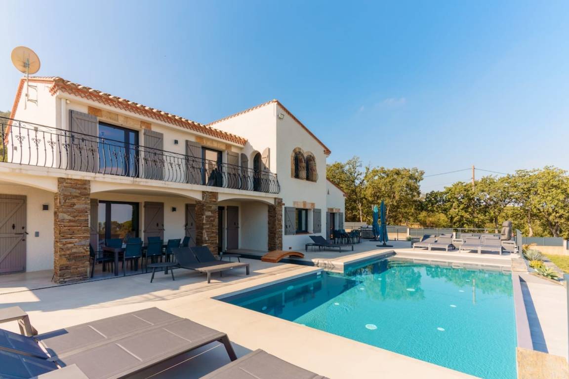 420 M² Villa ∙ 6 Chambres ∙ 19 Personnes - Port-Vendres