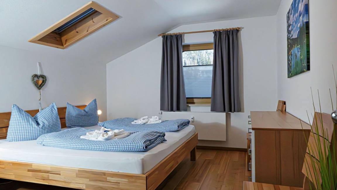 100 M² Apartment ∙ 2 Bedrooms ∙ 4 Guests - Mittenwald