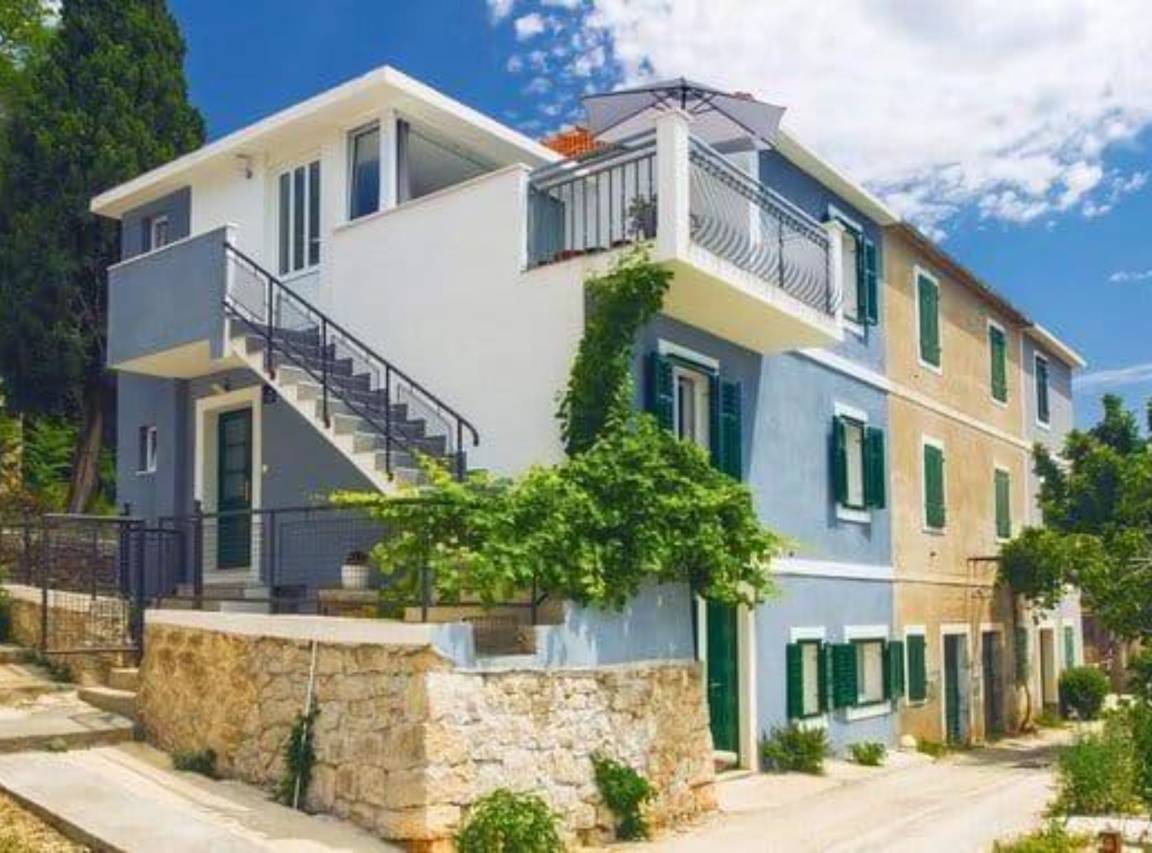 118 M² House ∙ 3 Bedrooms ∙ 8 Guests - Omiš