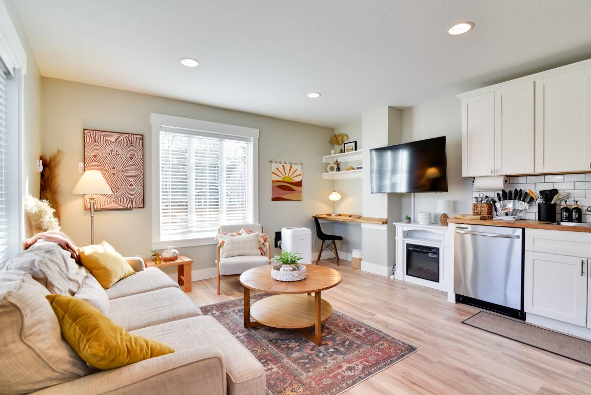 56 M² Apartment ∙ 1 Bedroom ∙ 2 Guests - Beaverton, OR