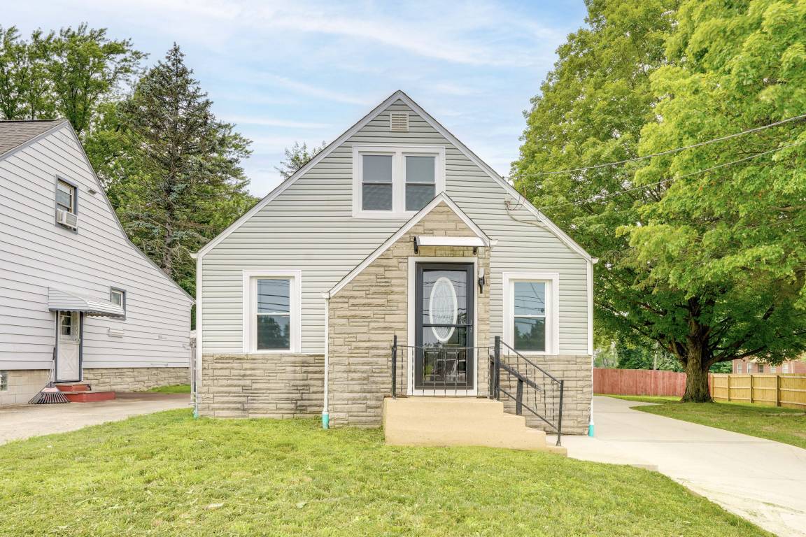 119 M² House ∙ 3 Bedrooms ∙ 6 Guests - Youngstown State University, Youngstown