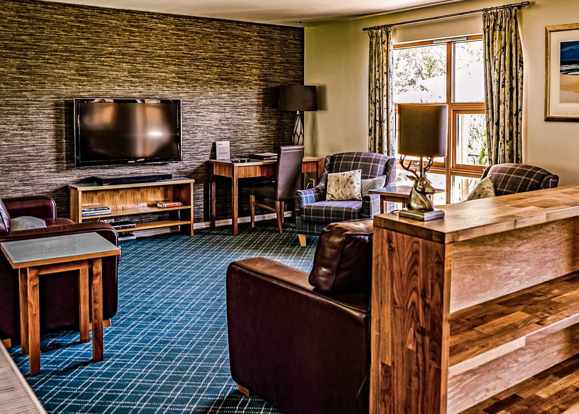 House ∙ 2 Bedrooms ∙ 6 Guests - Loch Lomond