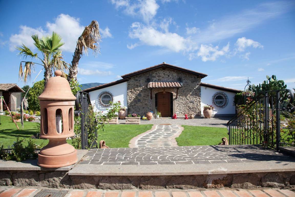 180 M² Villa ∙ 4 Habitaciones ∙ 10 Huéspedes - Aprilia
